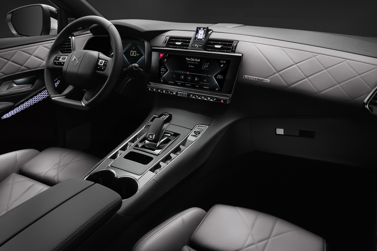 DS7 Crossback E-Tense 4x4 : 3 moteurs pour 300 chevaux