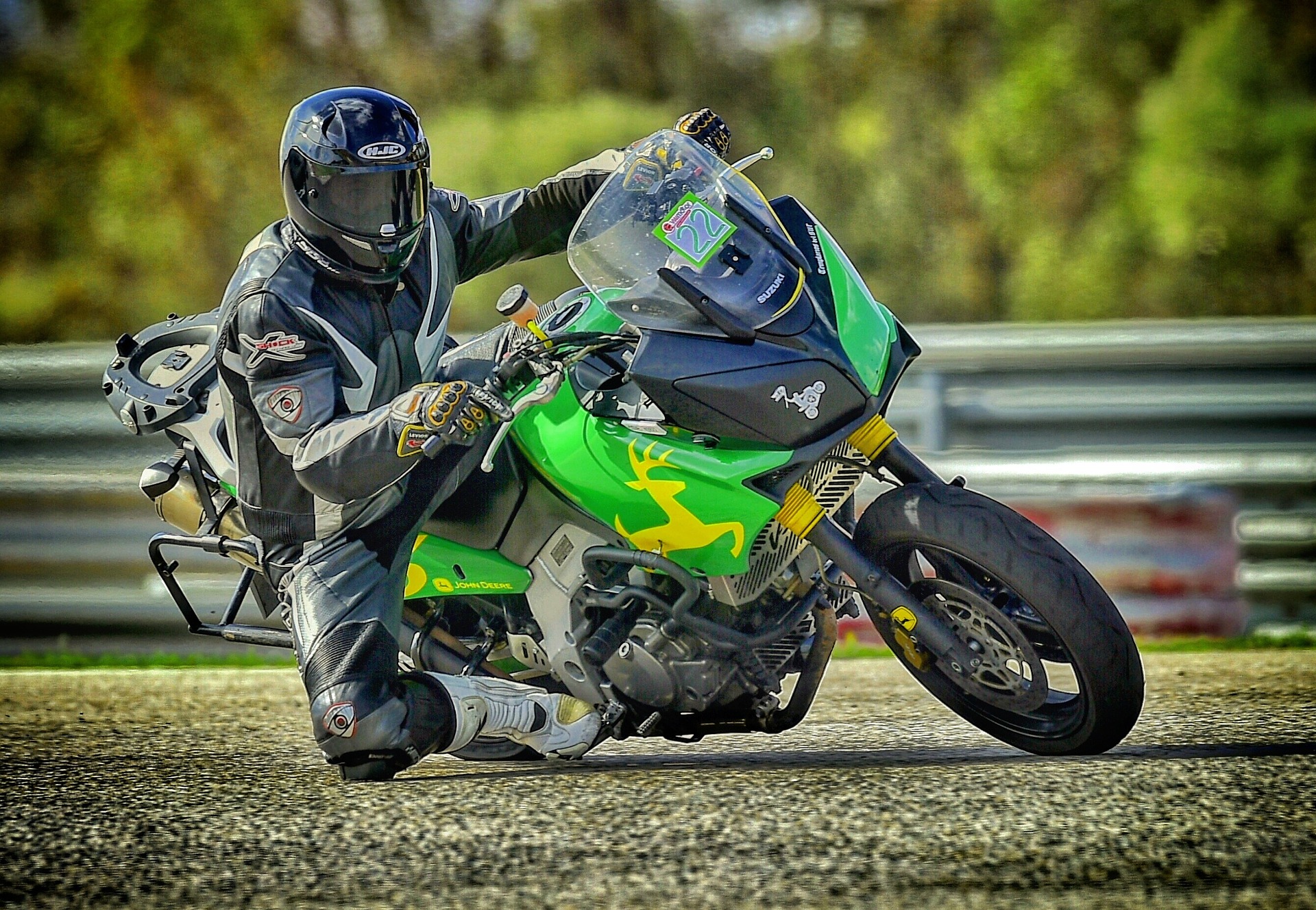 Faire de la moto sur circuit : ce qu’il faut savoir avant de se lancer